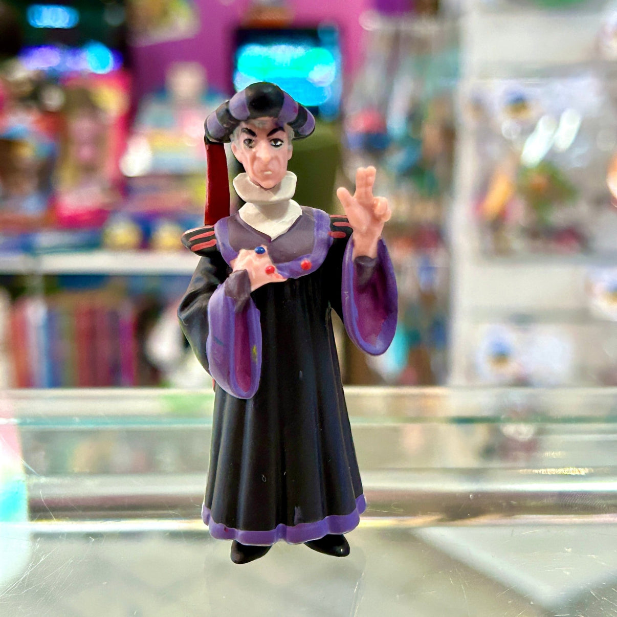The Hunchback of Notredame: Frollo PVC Figure (90s, Disney) – PopCultGang