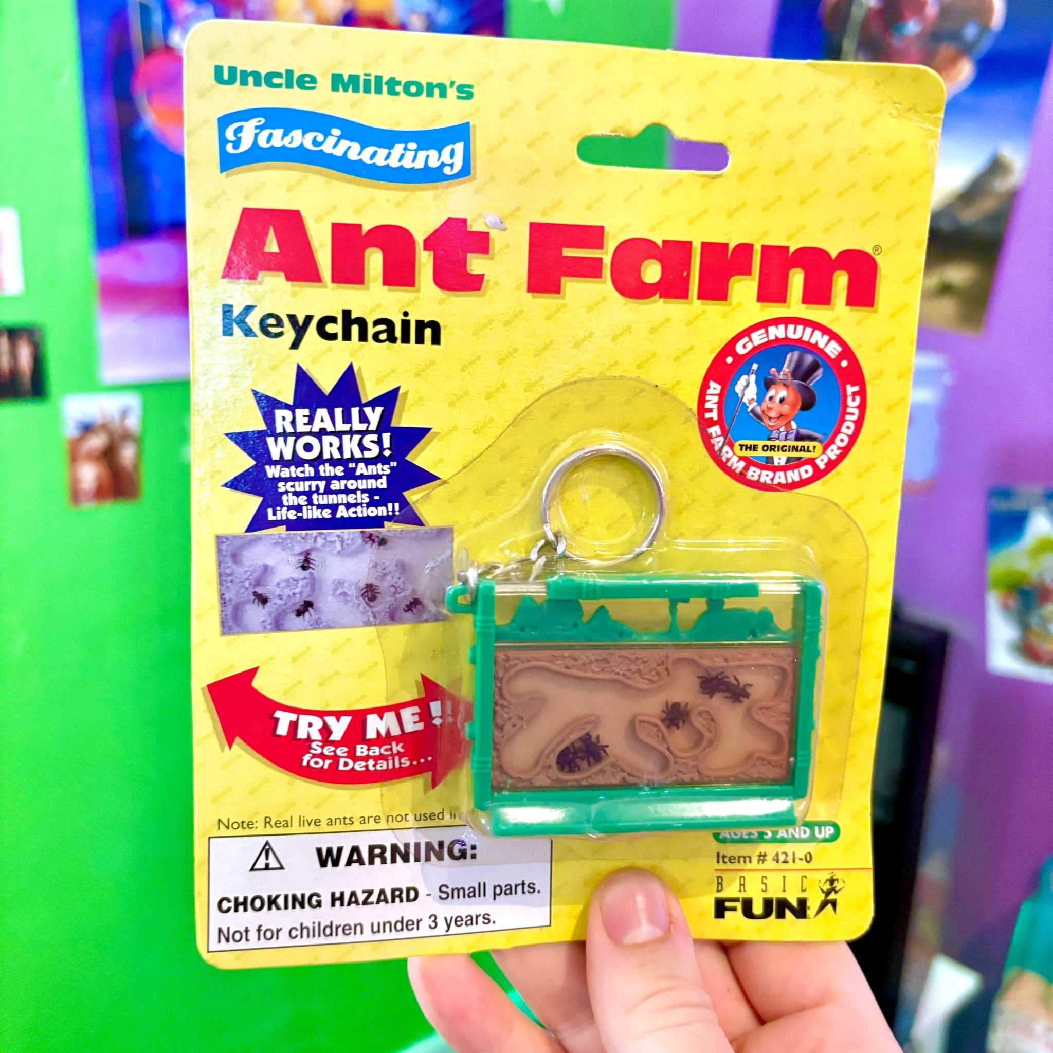 Uncle Milton's Fascinating Ant Farm Keychain (MOC, 1997) – PopCultGang